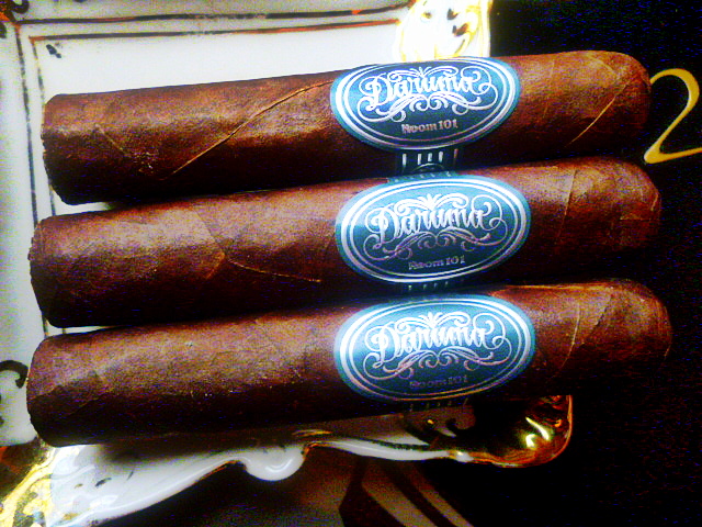 Cigar Review- Room 101 Daruma Roxxo – Cigar Reviews by the Katman