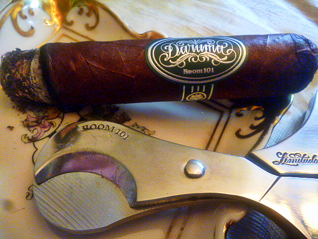 Cigar Review- Room 101 Daruma Roxxo – Cigar Reviews by the Katman